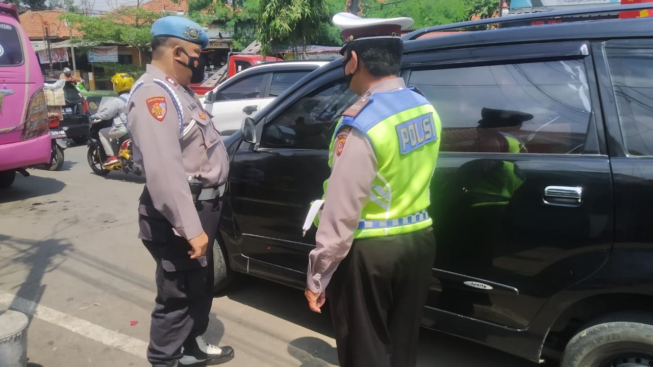 Penerapan PPKM Darurat, Polsek Kadipaten Gelar Ops Yustisi Himbau Warga Patuhi Prokes – JURNAL86.COM