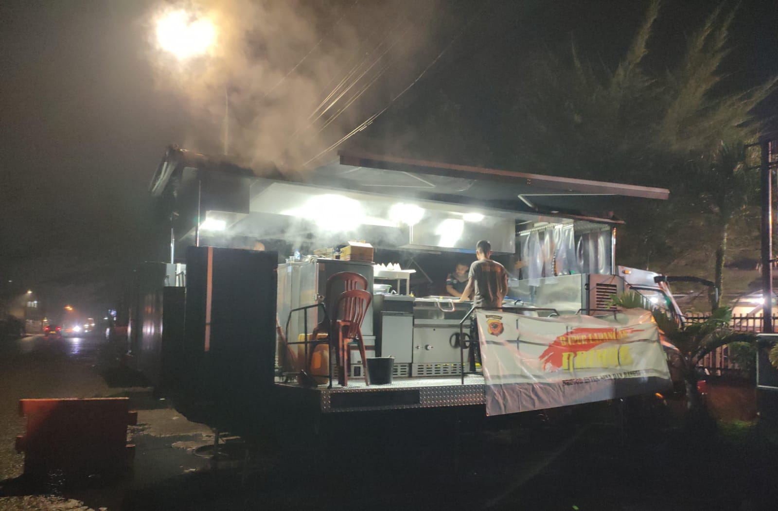 SAT BRIMOB POLDA JABAR HADIRKAN DAPUR LAPANGAN PADA SAAT BENCANA ALAM ...